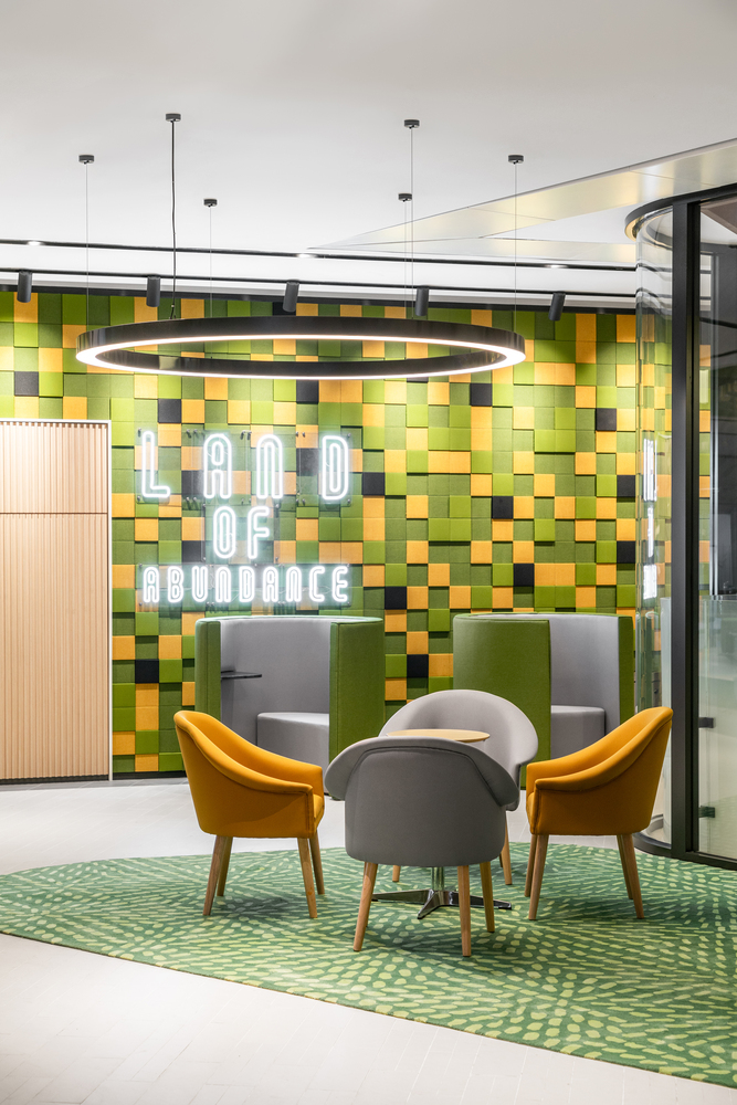 中国成都12000平米的SOHO 3Q室内设计-欧莱凯设计网