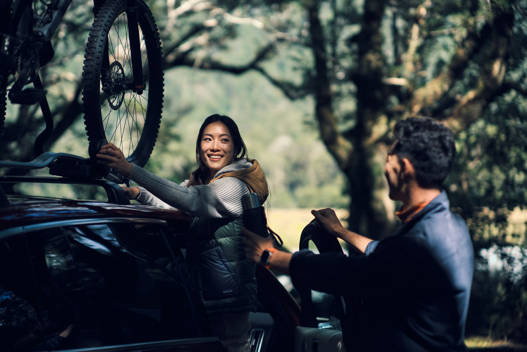 Li AUTO L7-红色理想L7越野车户外摄影图欣赏