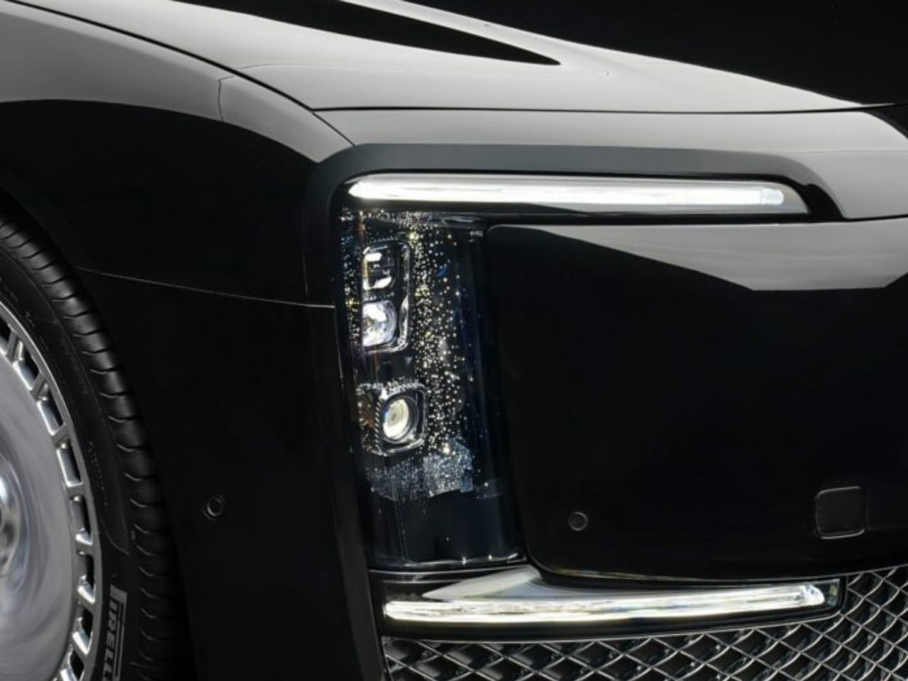 华为MAEXTRO尊界S800汽车-技术与艺术在汽车设计中的融合